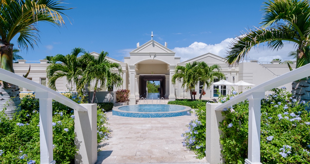 The Atrium Resort » Pool