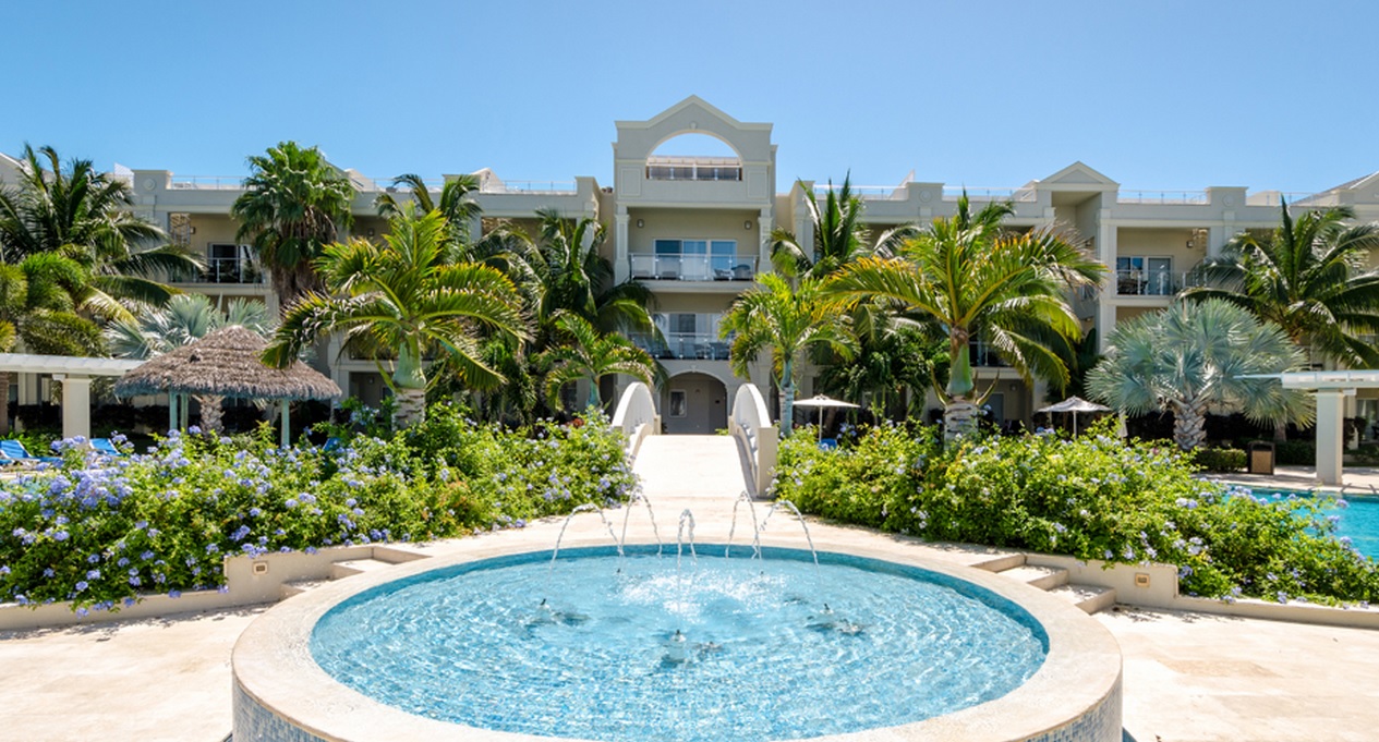 The Atrium Resort » Pool